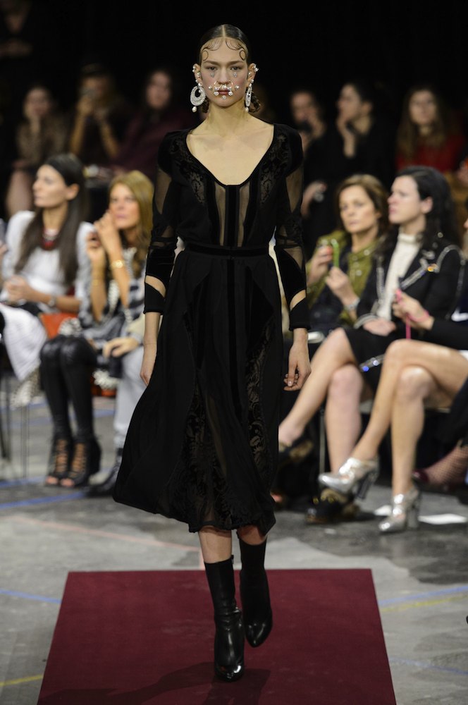 Givenchy Fall 2015 Runway - theFashionSpot