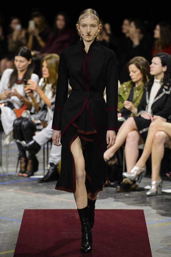 Givenchy Fall 2015 Runway - theFashionSpot
