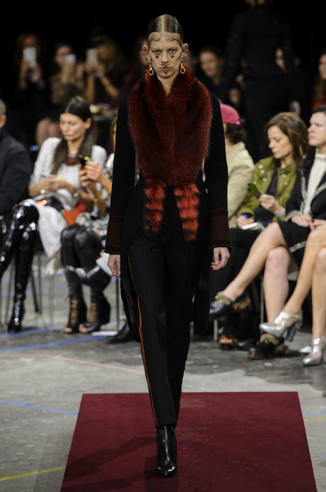 Givenchy Fall 2015 Runway - theFashionSpot