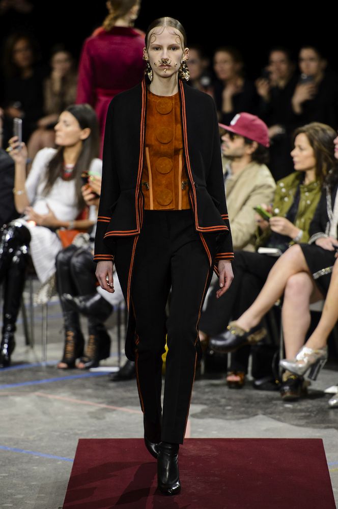 Givenchy Fall 2015 Runway - theFashionSpot