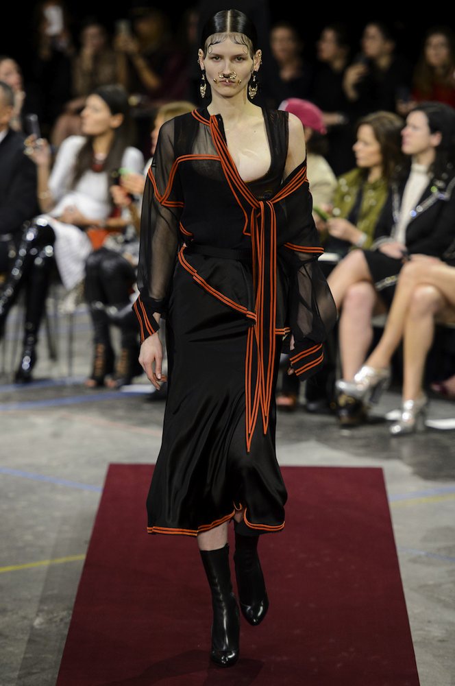 Givenchy Fall 2015 Runway - theFashionSpot