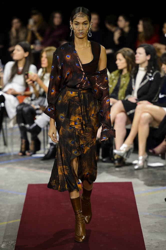 Givenchy Fall 2015 Runway - theFashionSpot