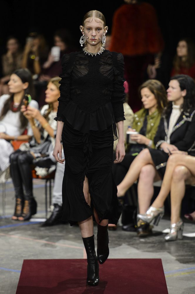 Givenchy Fall 2015 Runway - theFashionSpot