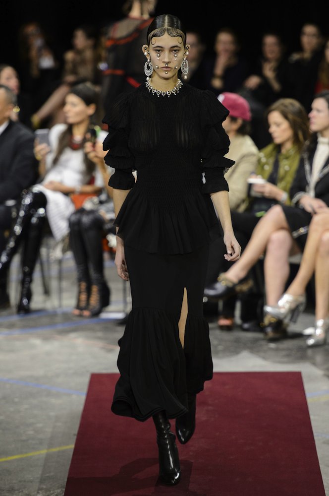 Givenchy Fall 2015 Runway - theFashionSpot
