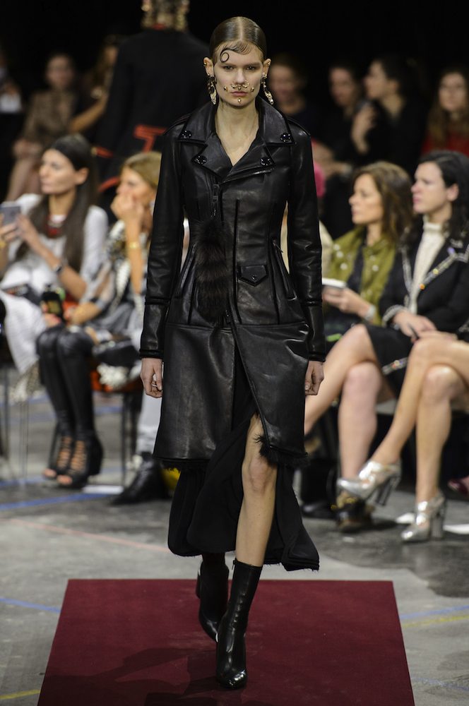 Givenchy Fall 2015 Runway - theFashionSpot