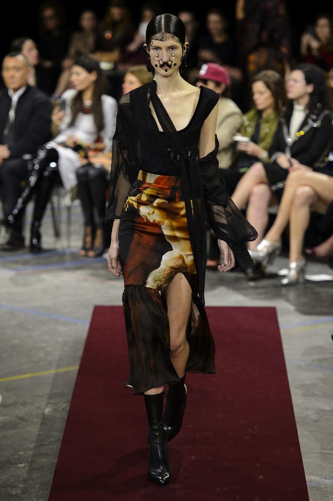 Givenchy Fall 2015 Runway - theFashionSpot