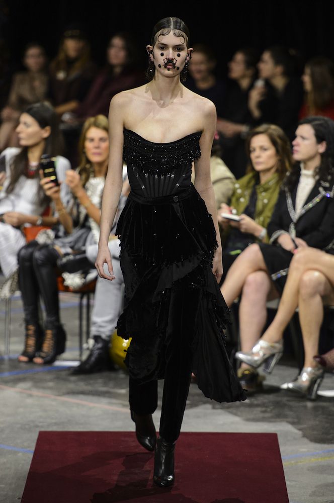 Givenchy Fall 2015 Runway - theFashionSpot