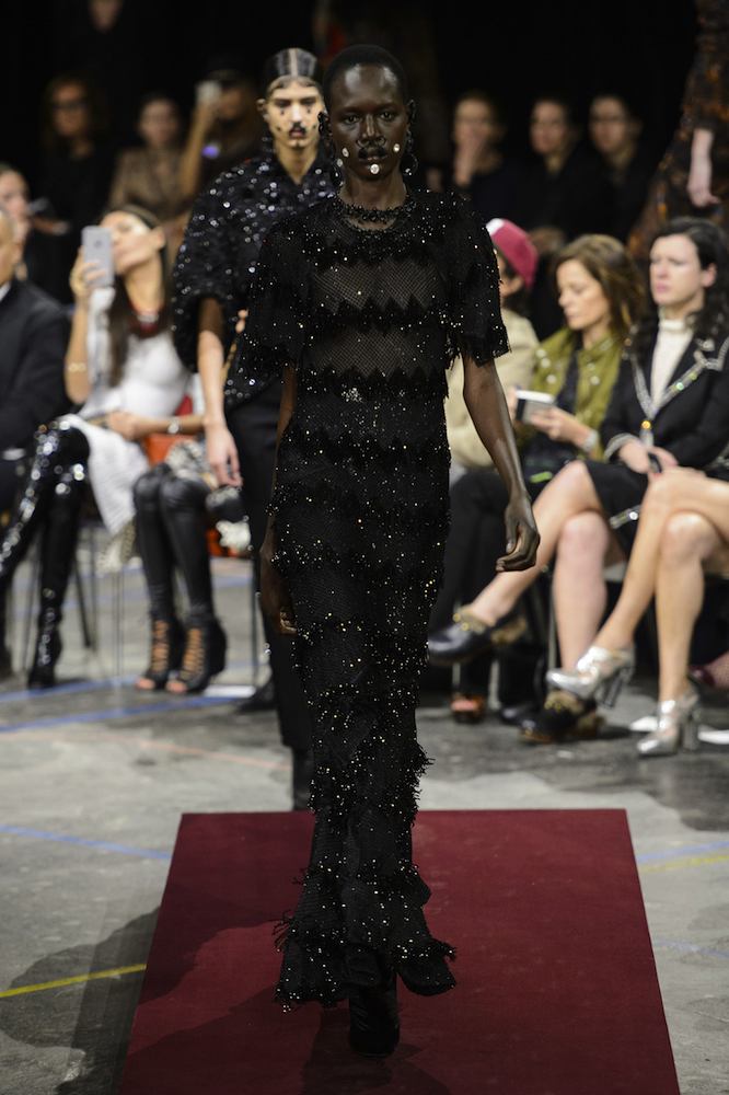 Givenchy Fall 2015 Runway - theFashionSpot