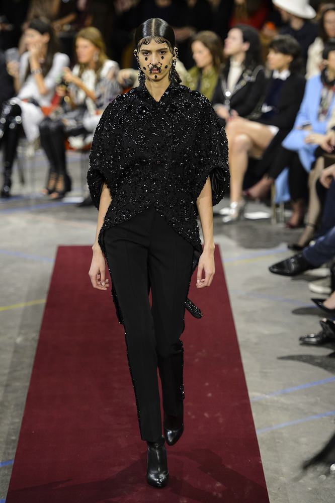 Givenchy Fall 2015 Runway - theFashionSpot