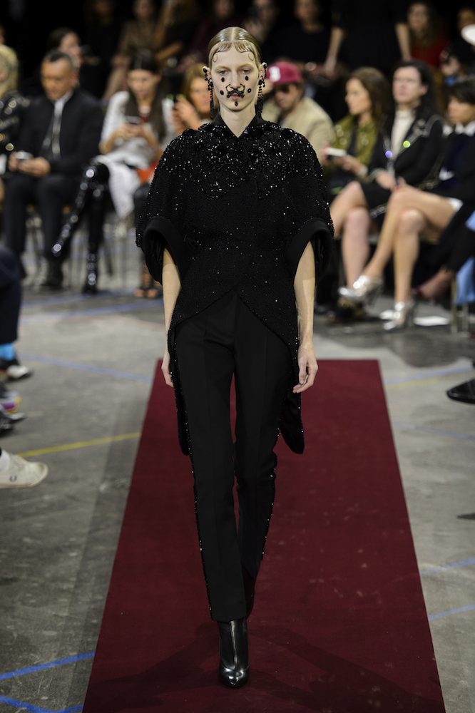Givenchy Fall 2015 Runway - theFashionSpot