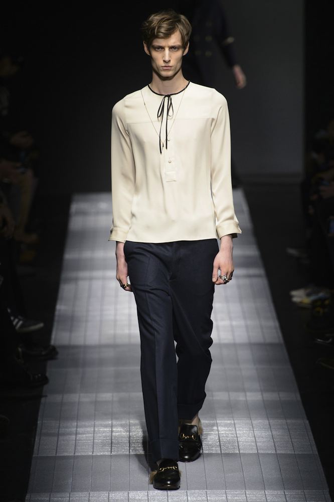 Gucci Men's Fall 2015 Runway - theFashionSpot