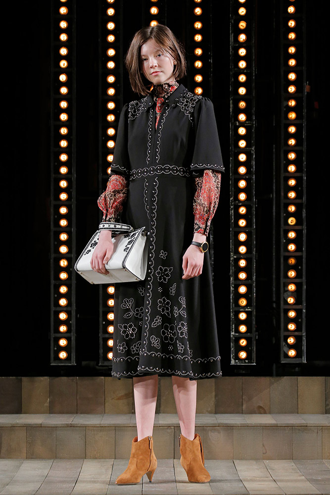 Kate Spade New York Fall 2018 Runway - theFashionSpot