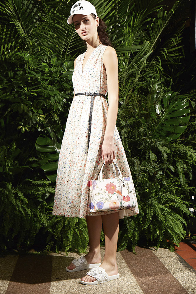 Kate Spade New York Spring 2018 Runway - theFashionSpot
