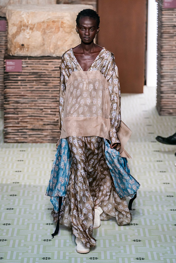 Lanvin Fall 2019 Runway - theFashionSpot