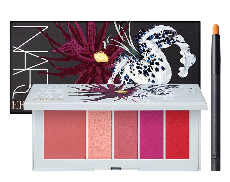 14 Lip Powders to Master the Blurred Lip Look - theFashionSpot