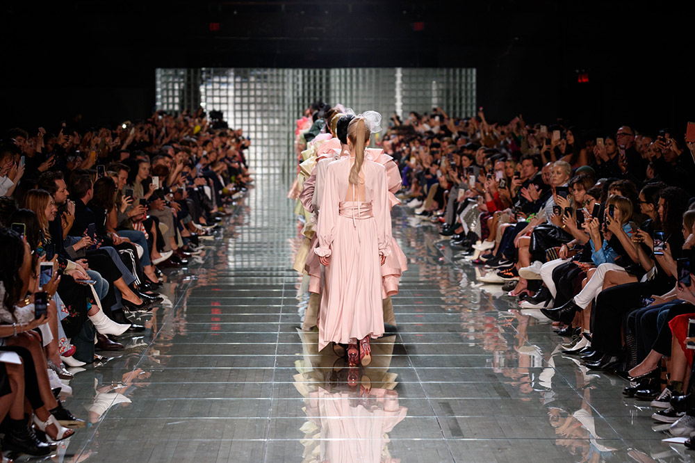 Marc Jacobs Spring 2019 Runway - theFashionSpot