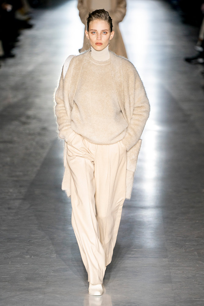 Max Mara Fall 2019 Runway - theFashionSpot