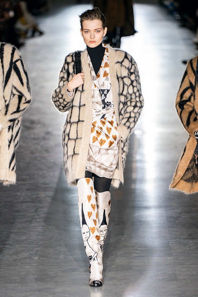 Max Mara Fall 2019 Runway - theFashionSpot