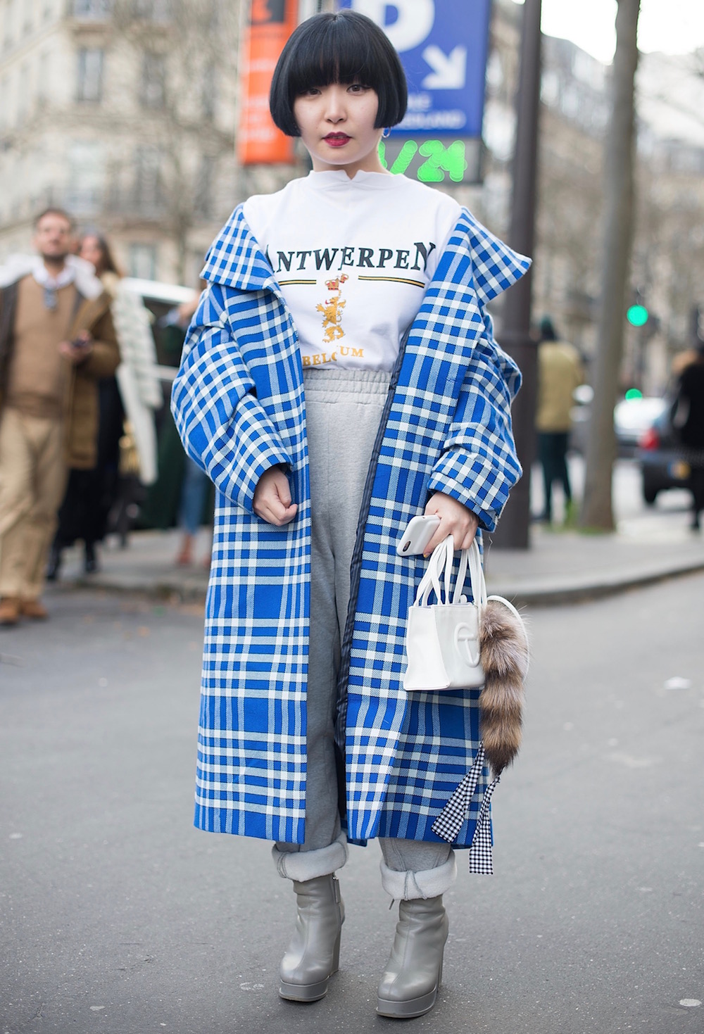 Outerwear Trend: Fashion Girls Adopt the Cold Shoulder Look ...