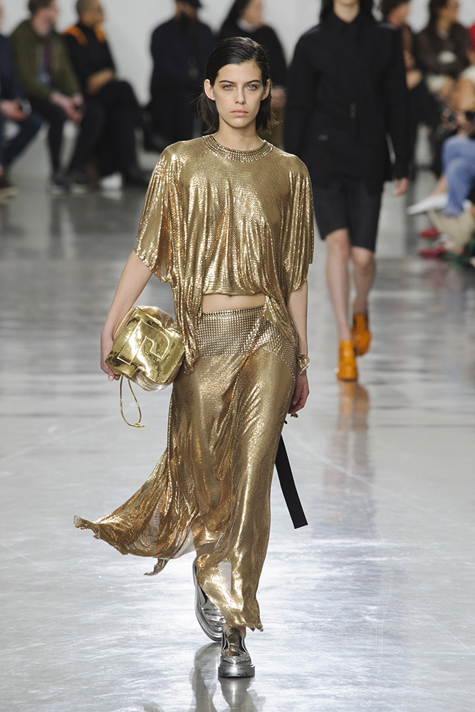 Paco Rabanne Fall 2017 Runway - theFashionSpot