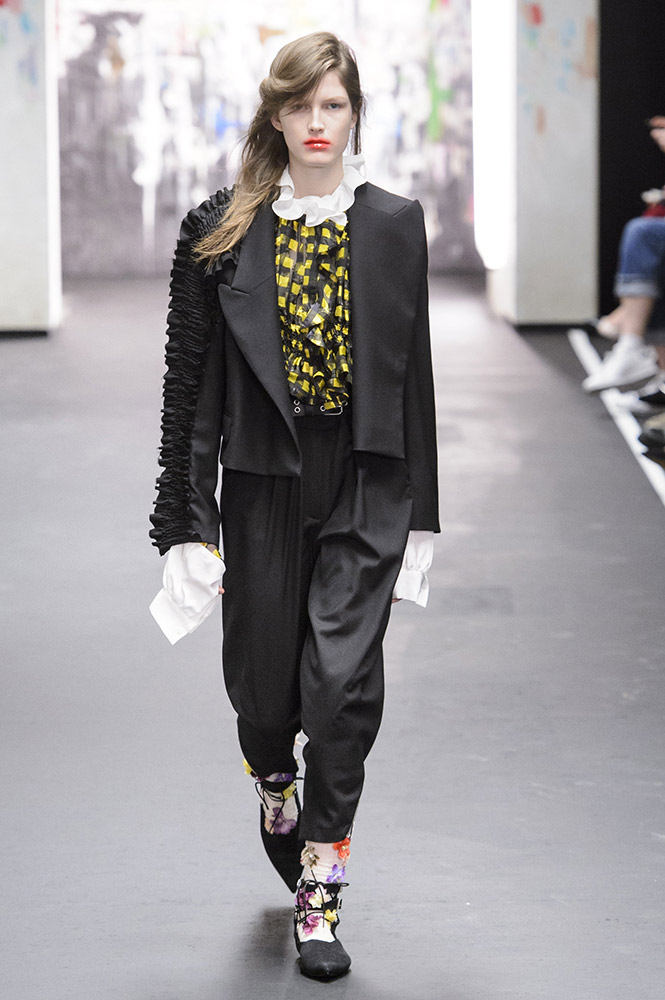 Preen Fall 2017 Runway - theFashionSpot