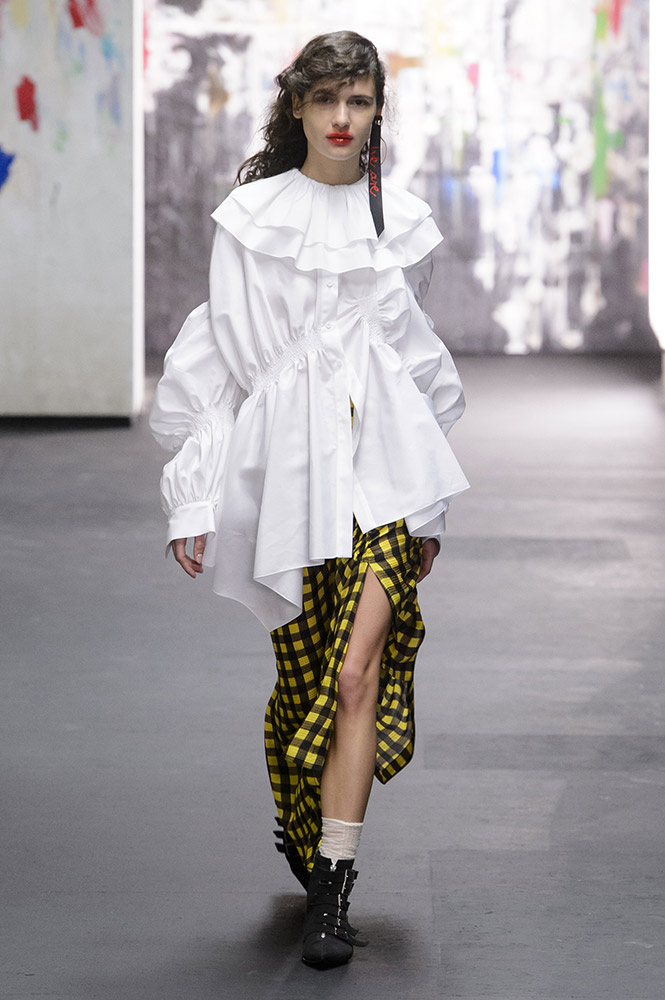 Preen Fall 2017 Runway - theFashionSpot