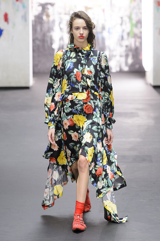 Preen Fall 2017 Runway - theFashionSpot