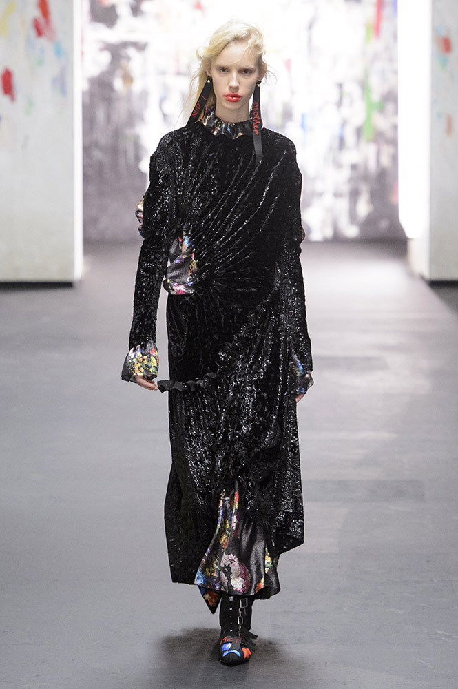 Preen Fall 2017 Runway - theFashionSpot