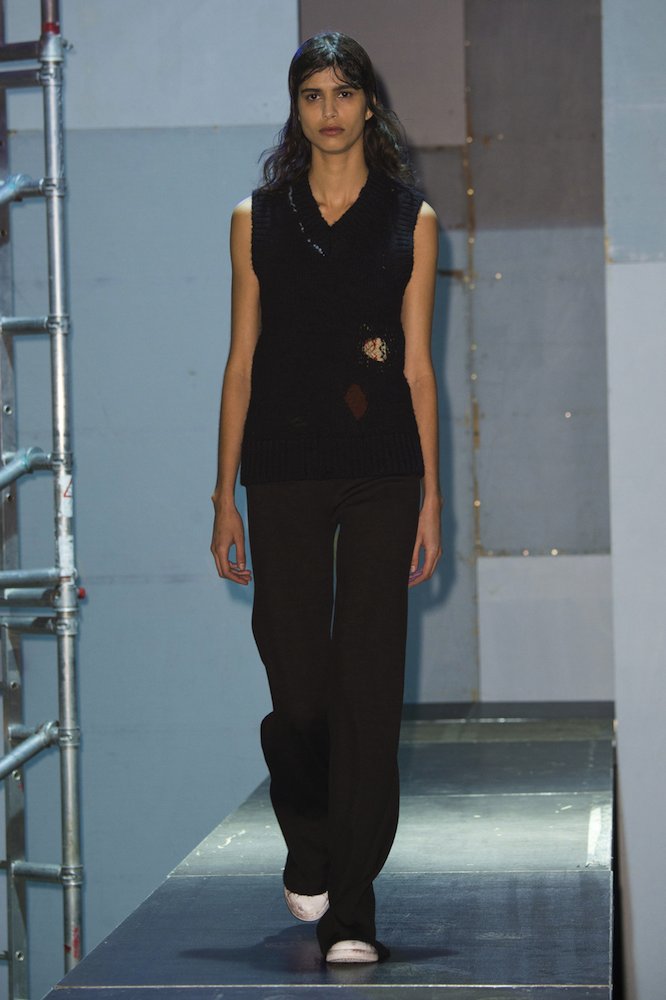Raf Simons Fall 2015 Runway - theFashionSpot