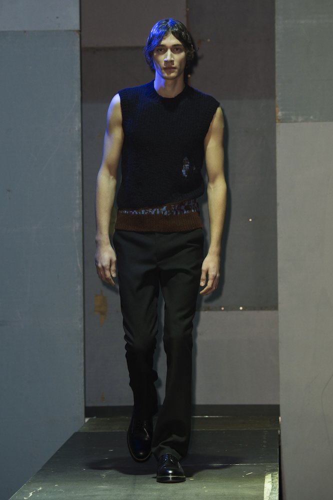 Raf Simons Fall 2015 Runway - theFashionSpot