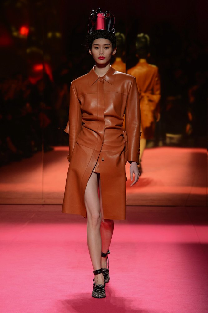 Schiaparelli Couture Spring 2015 Runway - theFashionSpot