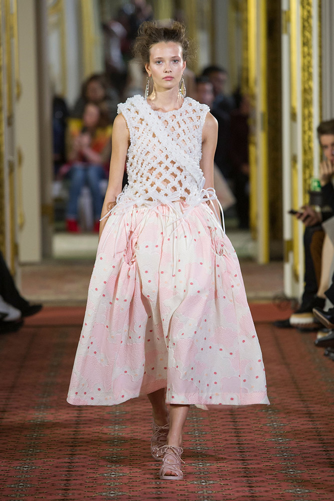 Simone Rocha Spring 2016 Runway - theFashionSpot