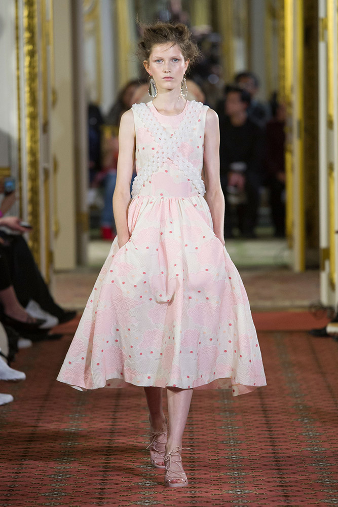 Simone Rocha Spring 2016 Runway - theFashionSpot