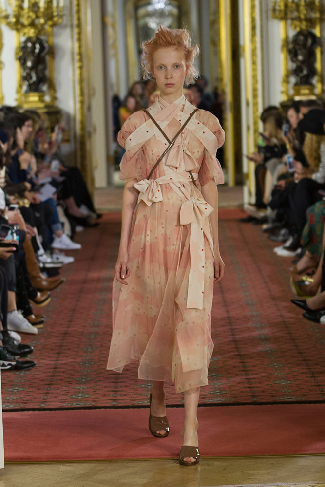 Simone Rocha Spring 2016 Runway - theFashionSpot