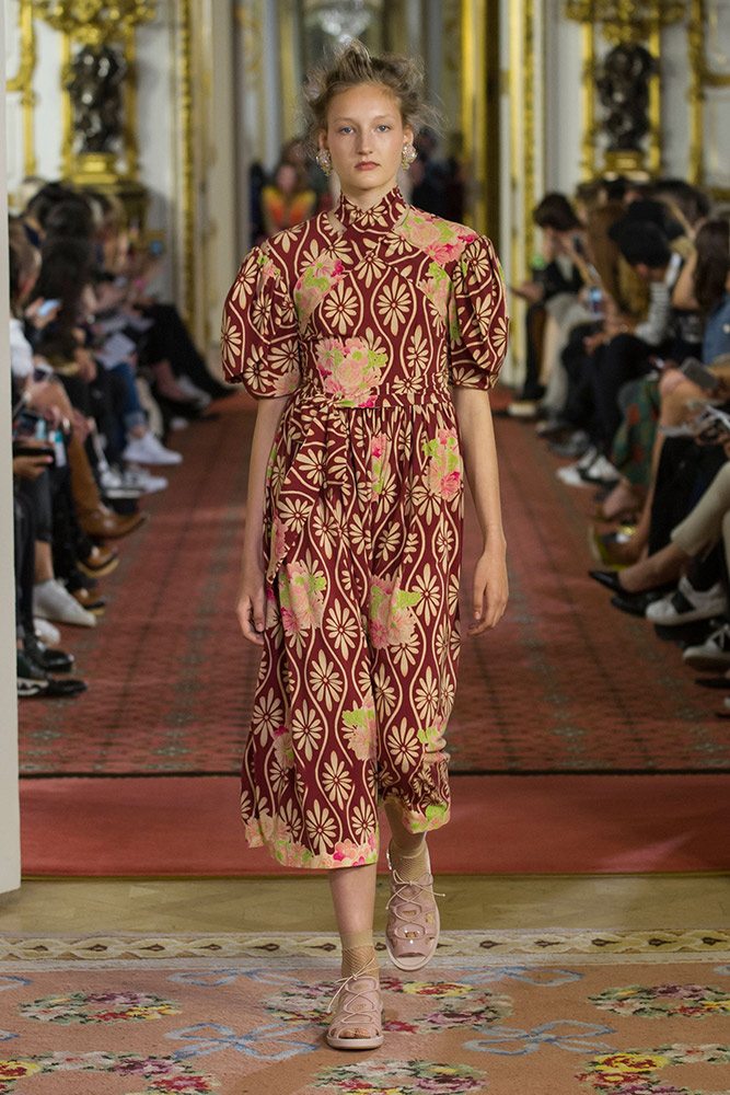 Simone Rocha Spring 2016 Runway - theFashionSpot