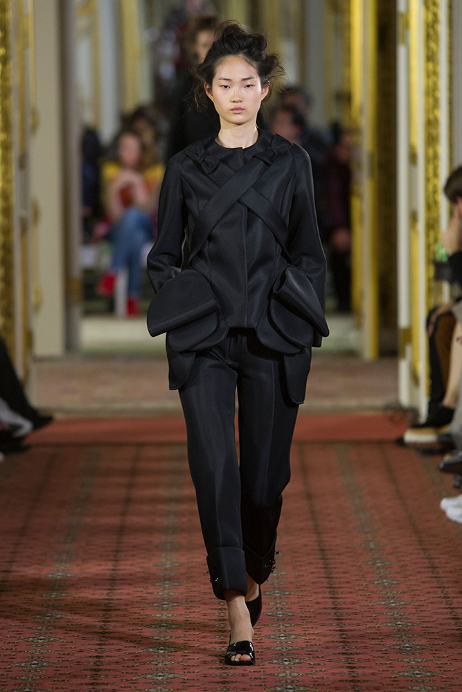 Simone Rocha Spring 2016 Runway - theFashionSpot