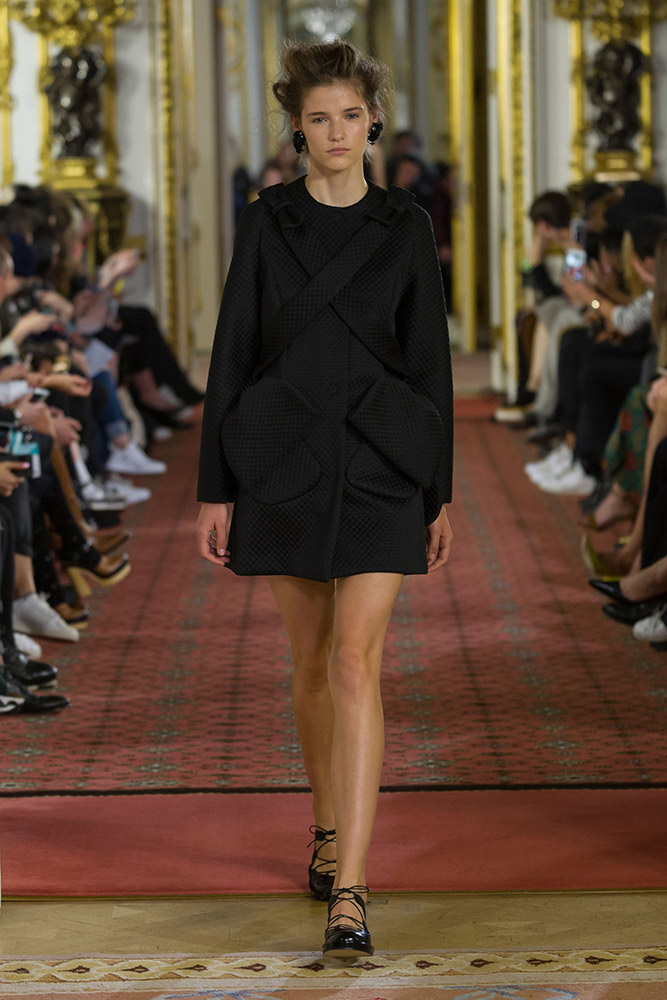 Simone Rocha Spring 2016 Runway - theFashionSpot