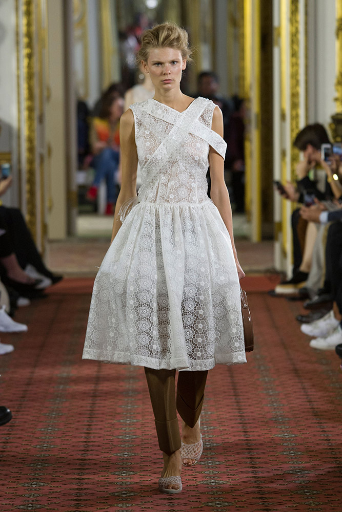 Simone Rocha Spring 2016 Runway - theFashionSpot