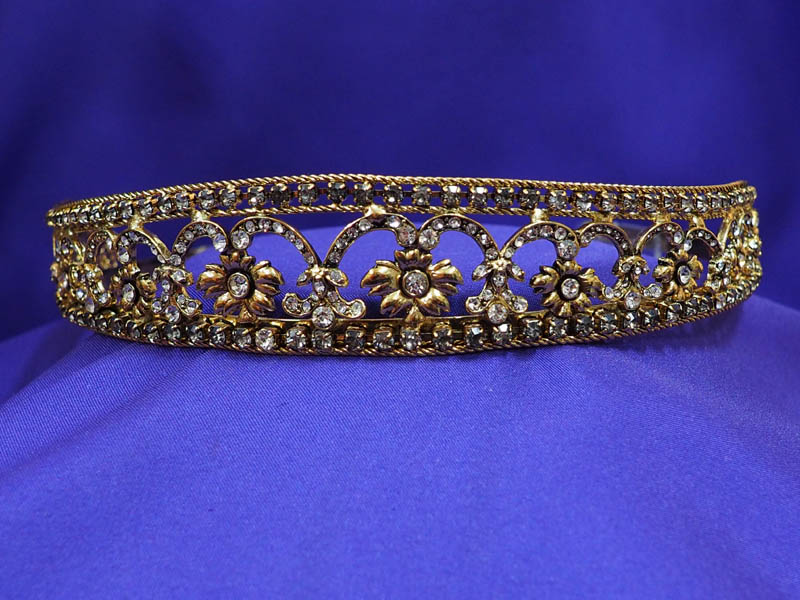 How to Wear Tiaras When You're Not Royalty - theFashionSpot