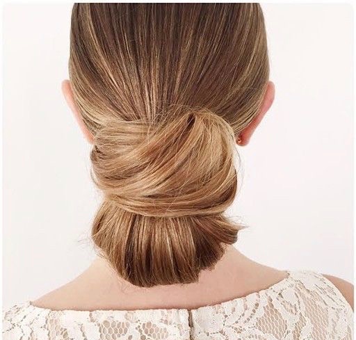 20 Super Easy Updos for Beginners - theFashionSpot