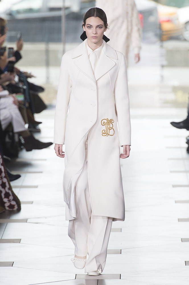 Tory Burch Fall 2017 Runway - theFashionSpot