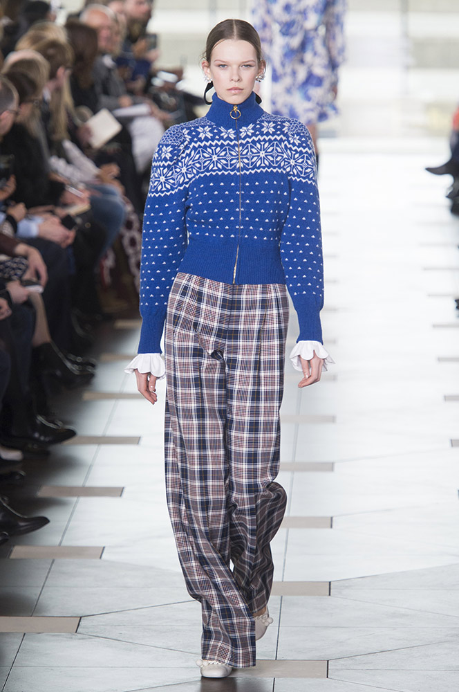 Tory Burch Fall 2017 Runway - theFashionSpot