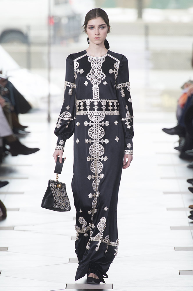 Tory Burch Fall 2017 Runway - theFashionSpot