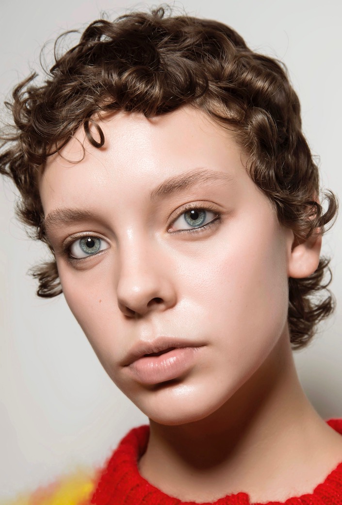 Undone Brows Are Key to the Perfect Summer Look - theFashionSpot