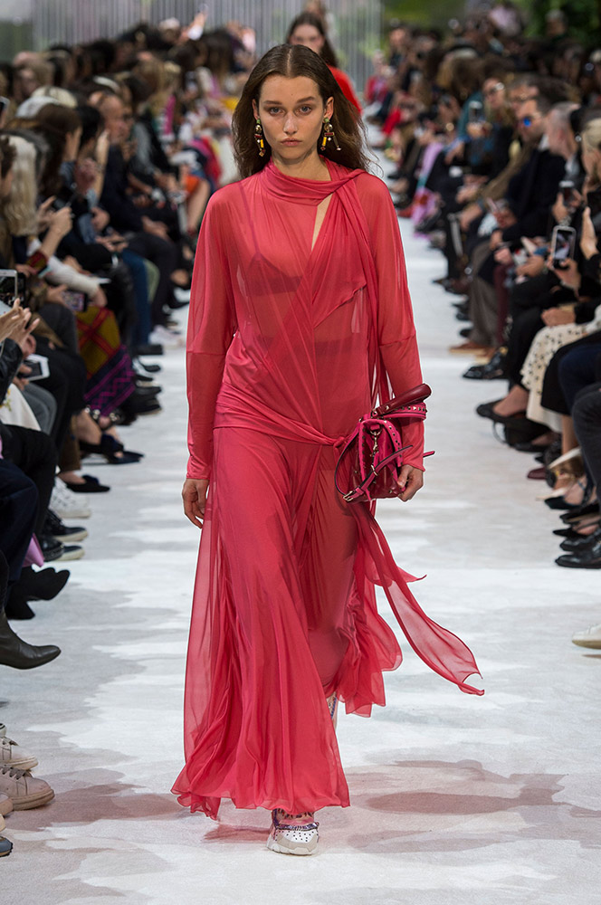 Valentino Spring 2018 Runway - theFashionSpot