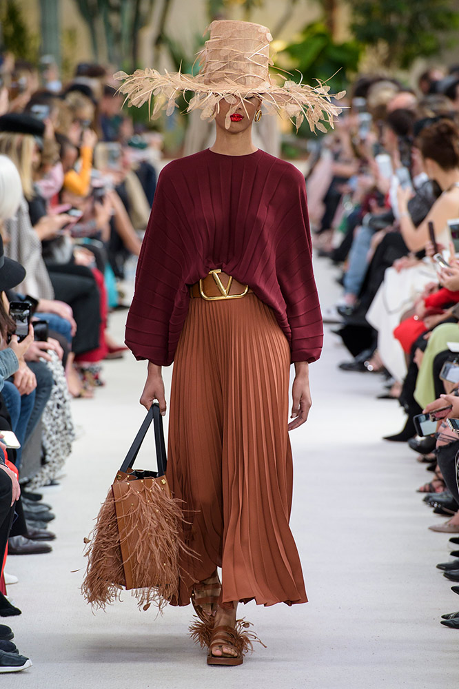 Valentino Spring 2019 Runway - theFashionSpot
