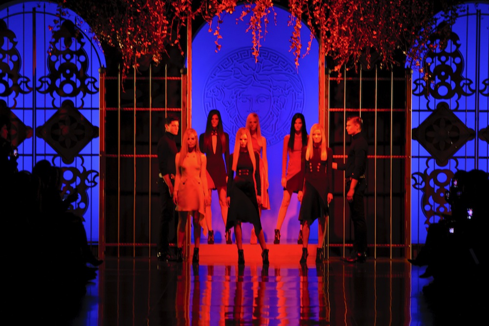 Versace Fall 2014 Runway Review - theFashionSpot