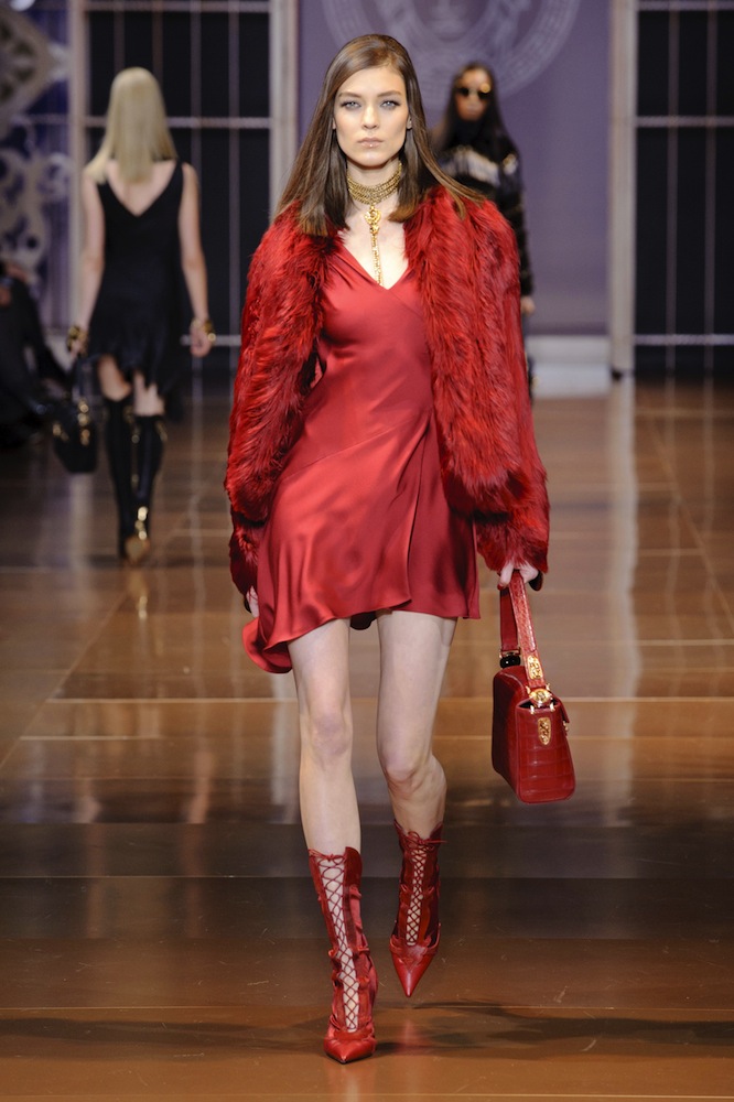 Versace Fall 2014 Runway Review - theFashionSpot