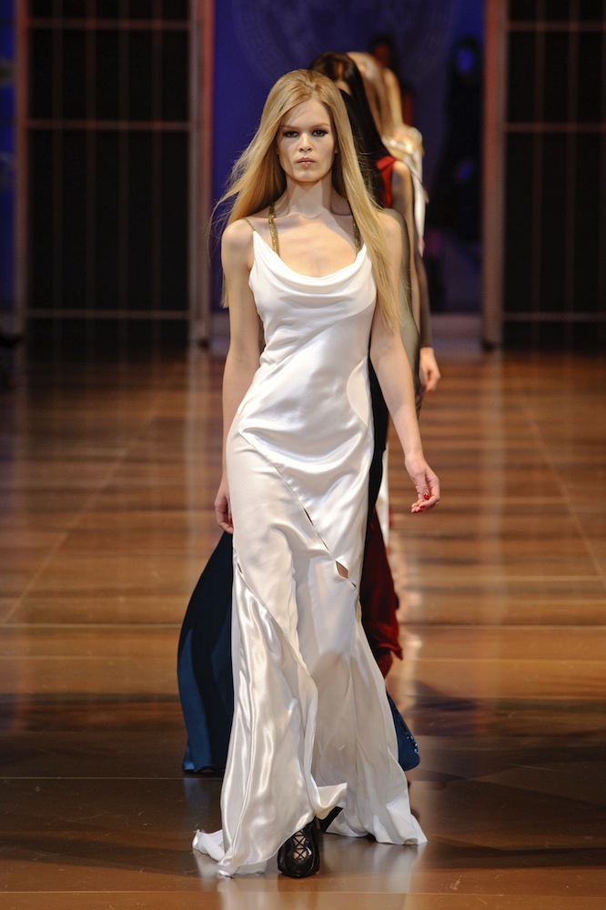 Versace Fall 2014 Runway Review - theFashionSpot