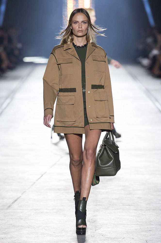 Versace Spring 2016 Runway - theFashionSpot